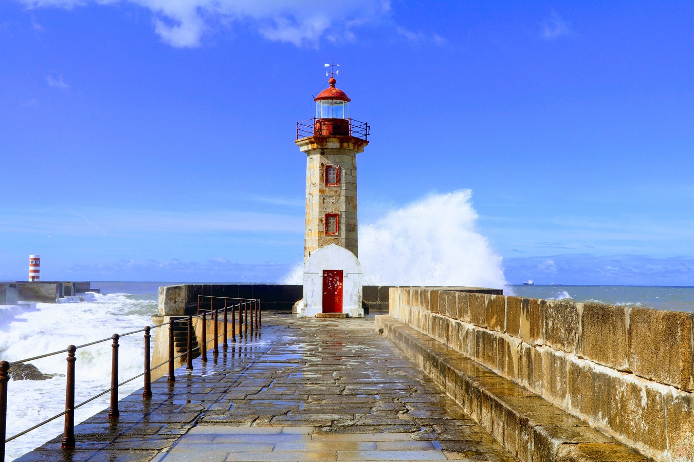 sea-lighthouse-wave-tower-sky-beacon-1543691-pxhere.com | 星野誠